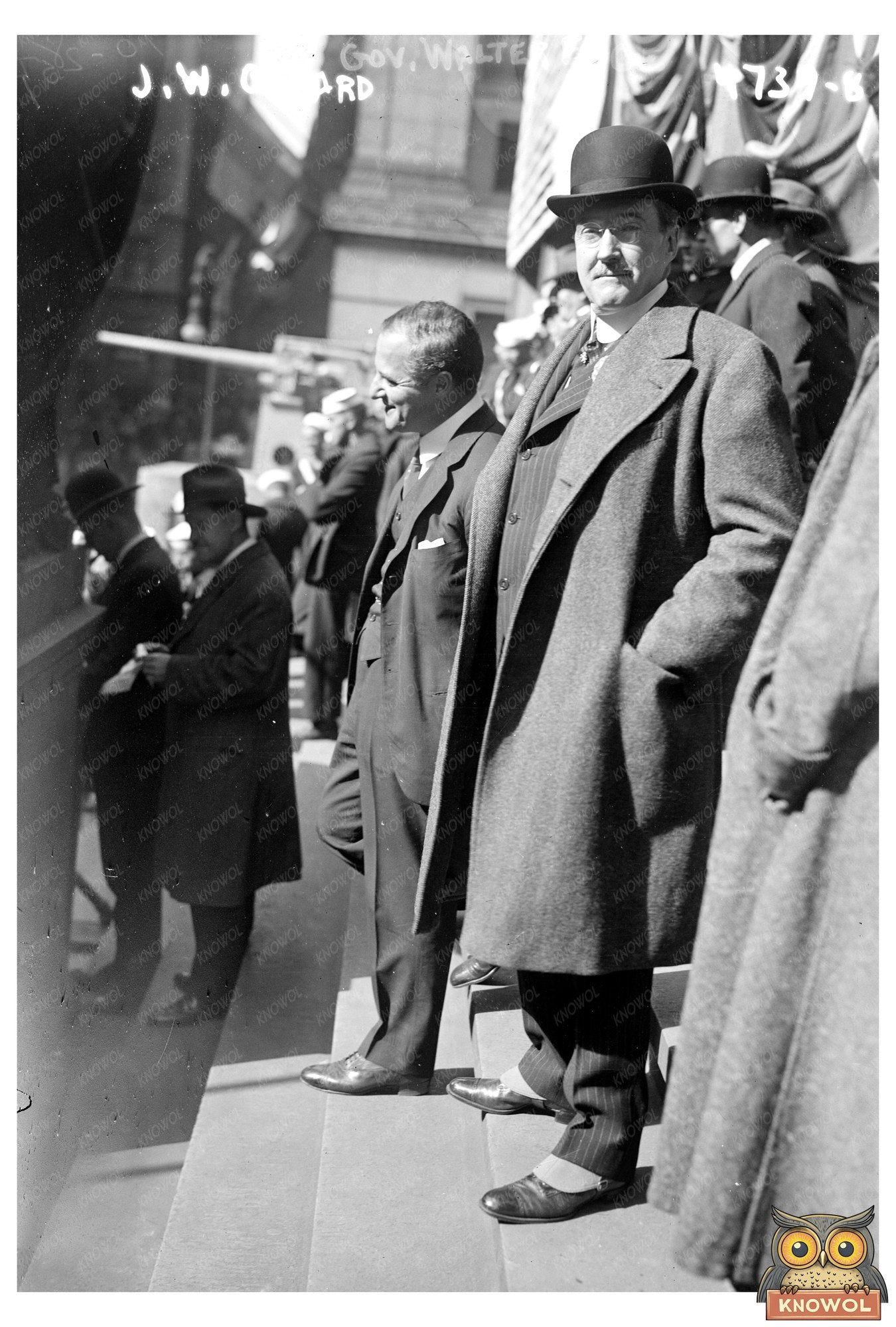 Post-WWI Era Portrait: A Glimpse into 1920s Life – KNOWOL