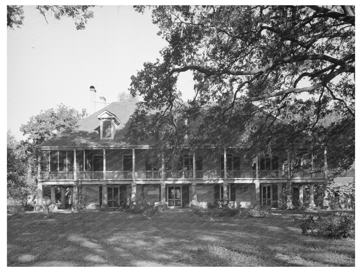 Vintage Plantation House Balcony Louisiana 1938 – KNOWOL