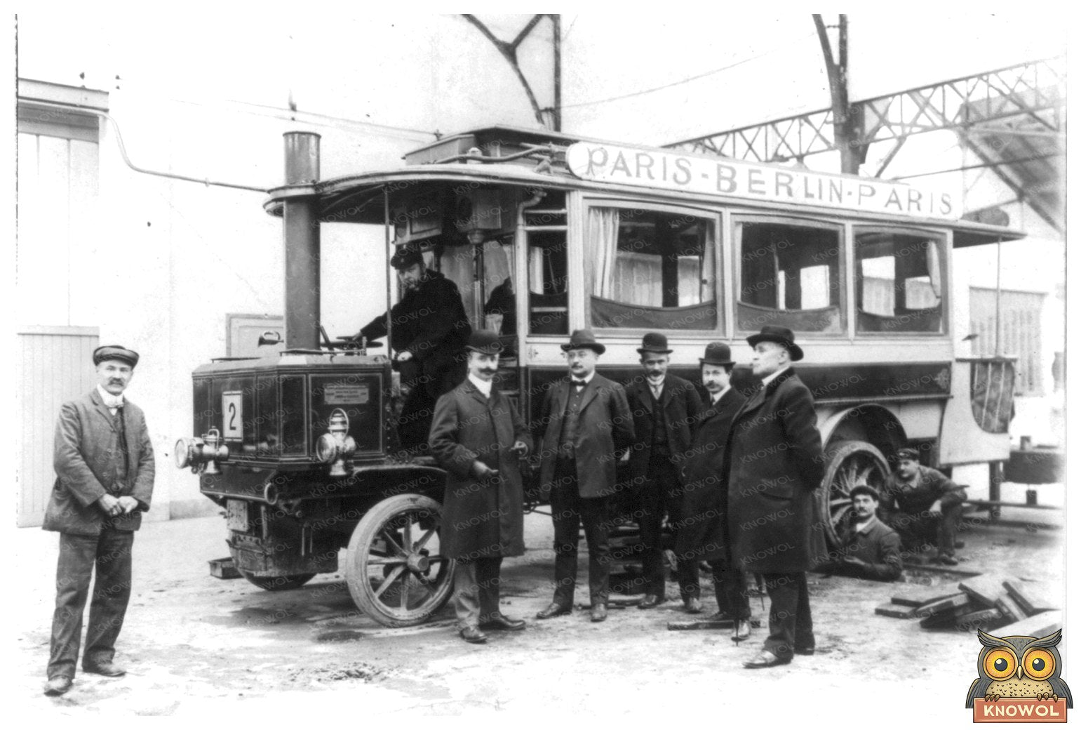 Historic Royal Encounter by Early 1900s Steam Omnibus – KNOWOL