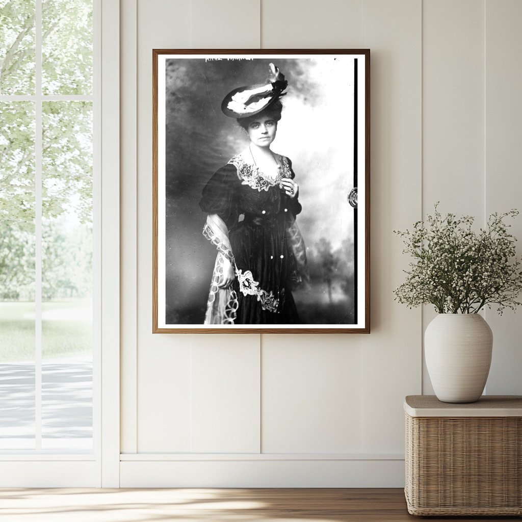 Elegance of Anne Warner in Timeless Portraiture – KNOWOL