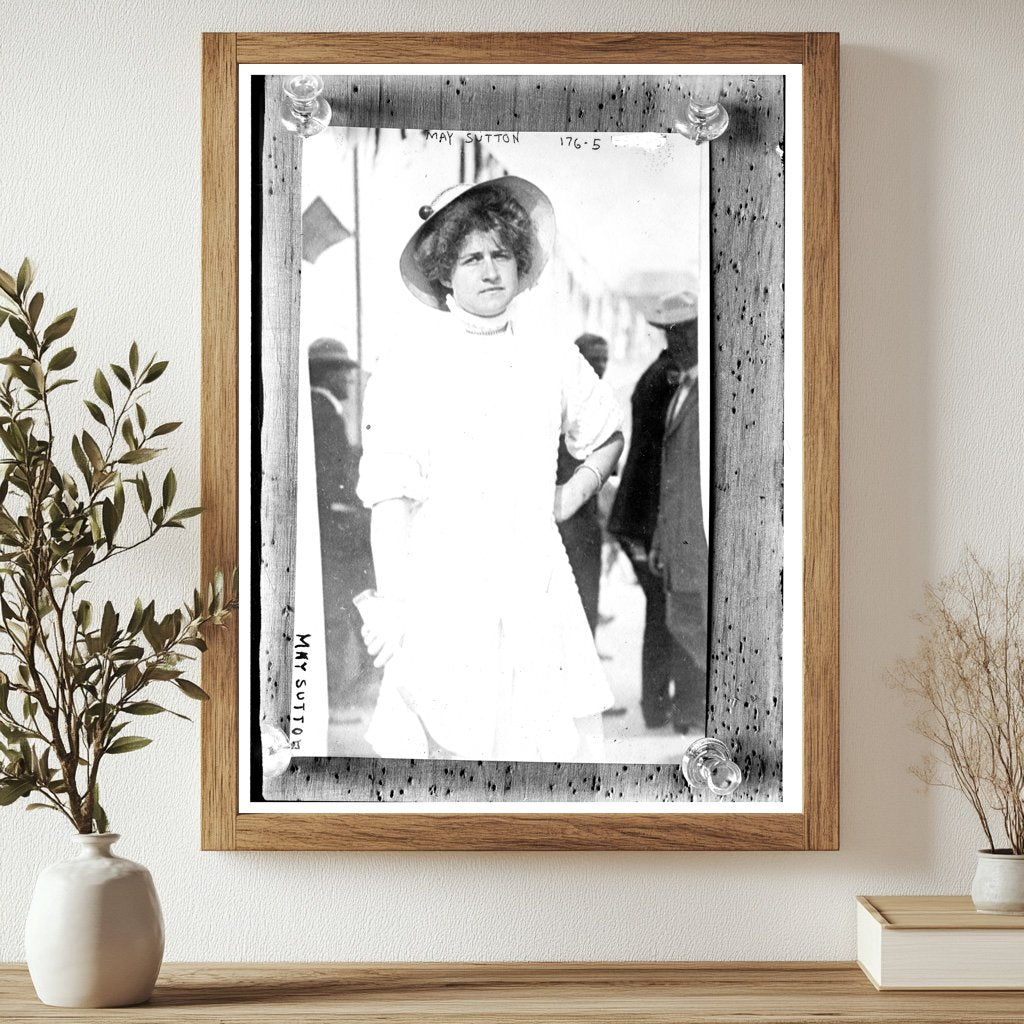 Vintage Tennis Star: May Sutton with Racquet – KNOWOL