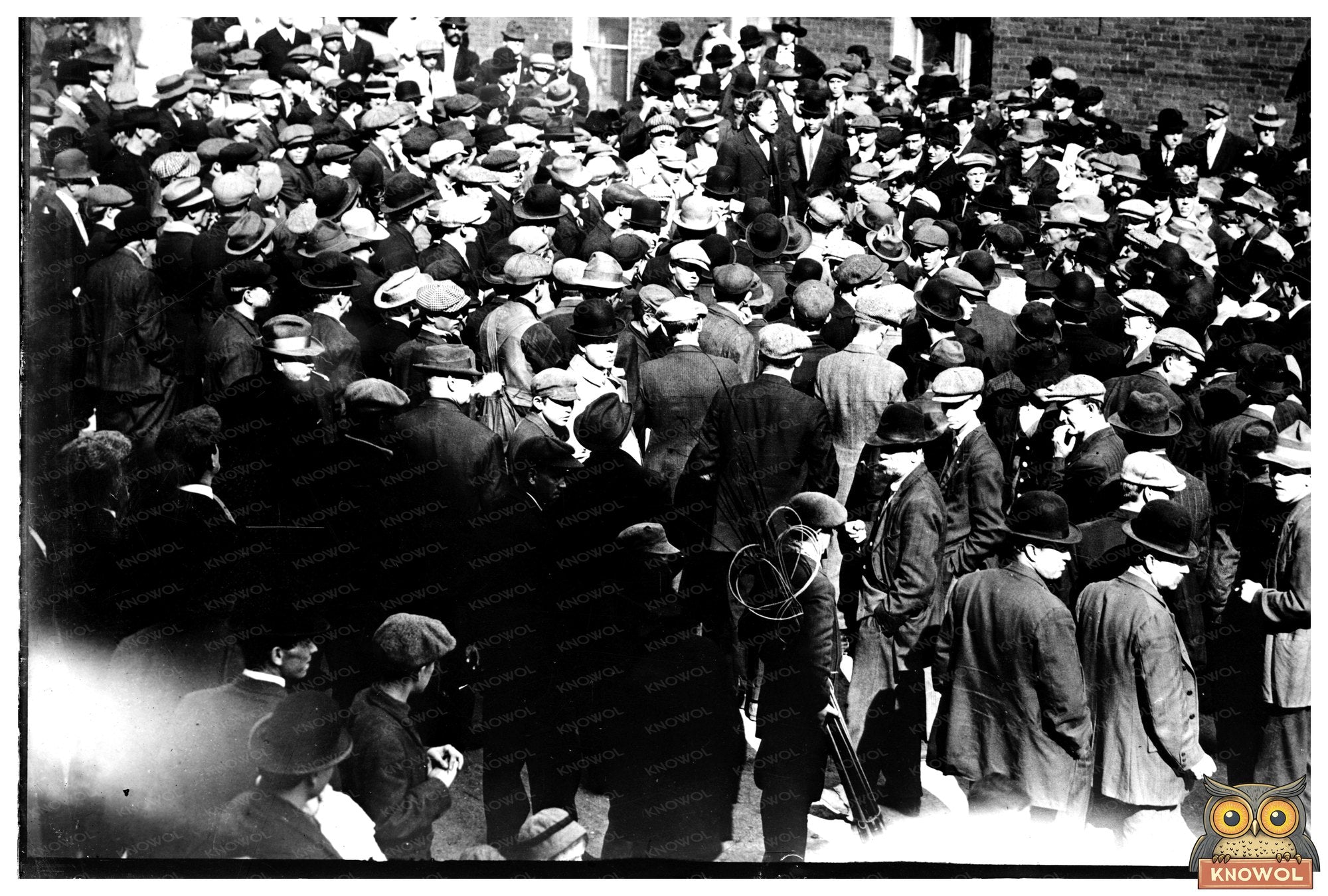 Phil Caley Addressing Crowds at Little Falls Corner – KNOWOL