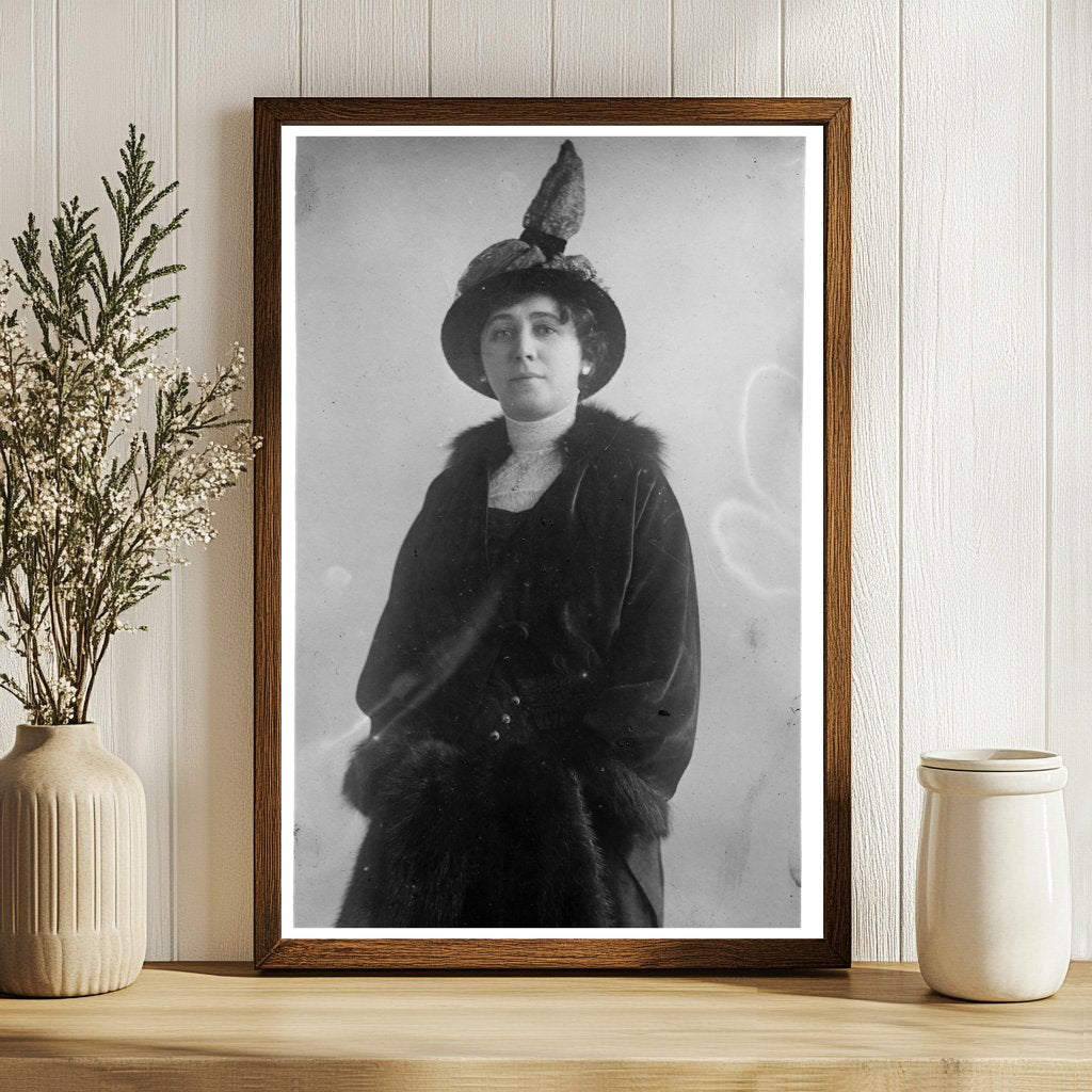 Portrait of Mrs. Jennie Watkins, 1910s Socialite – KNOWOL