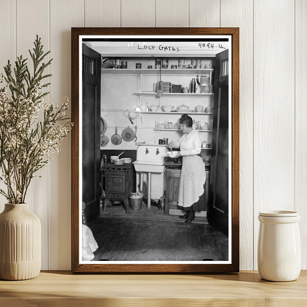 Vintage Kitchen Scene with Lucy Gates, 1915-1920 – KNOWOL