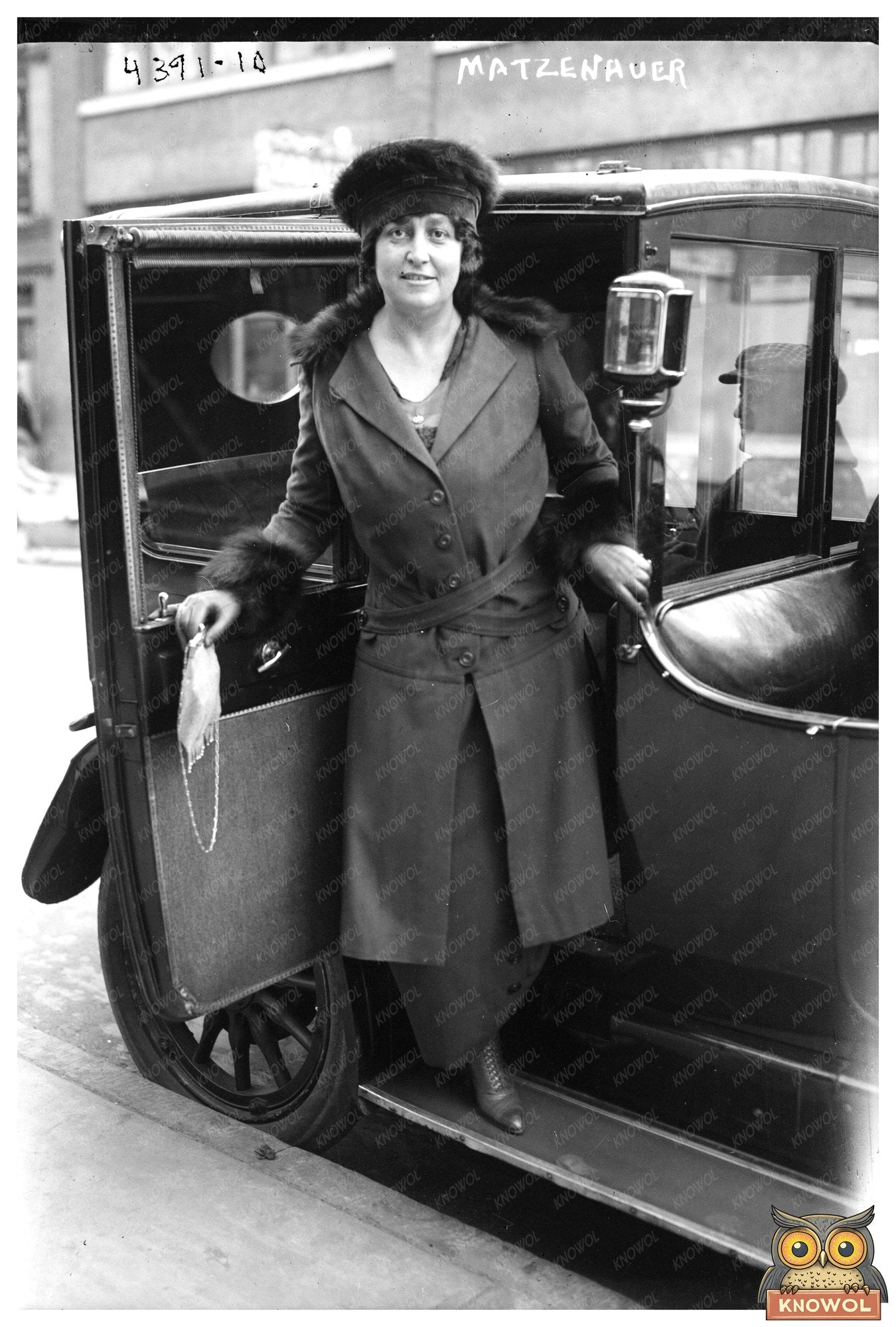 Stunning 1920s Urban Architectural Snapshot – KNOWOL