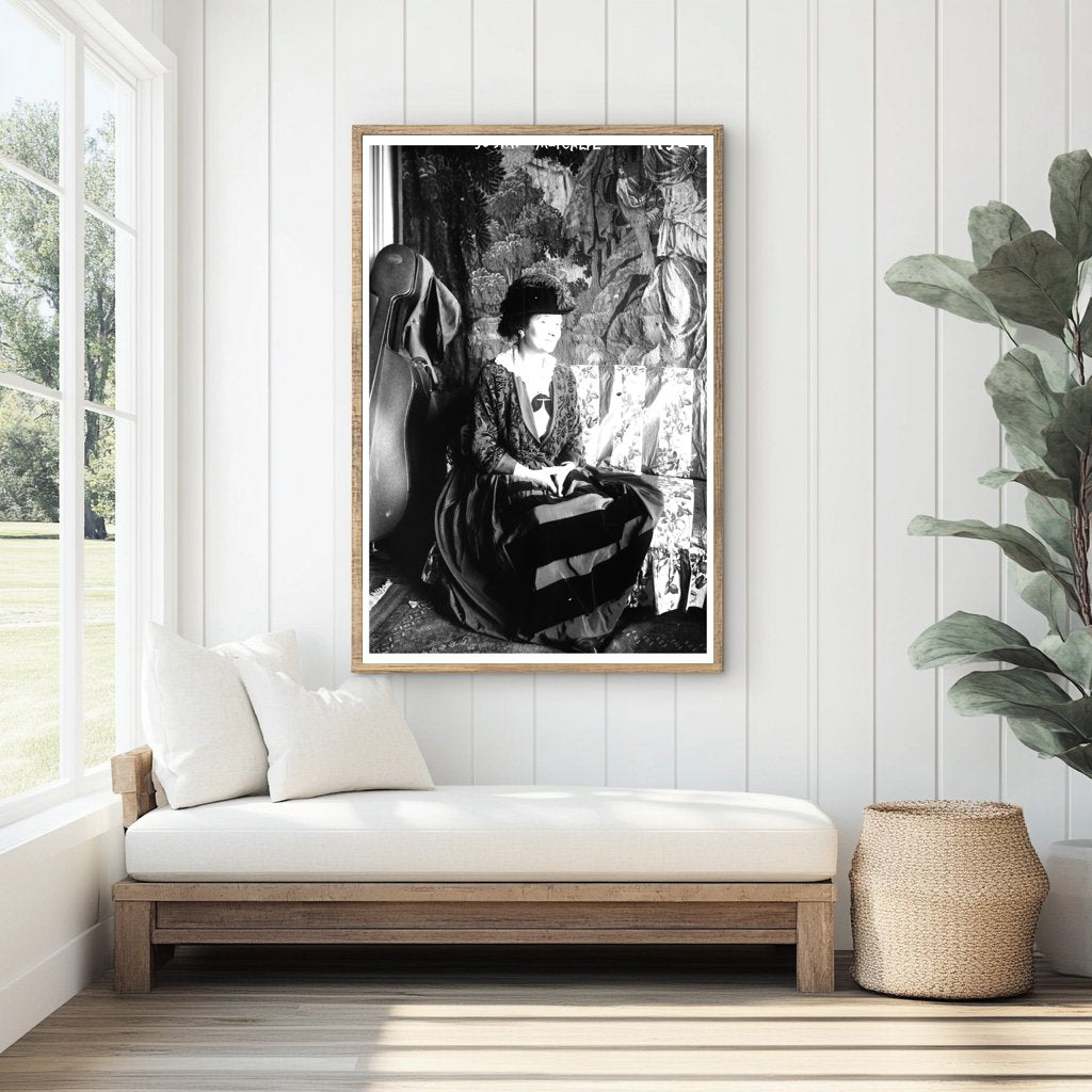 Early 20th Century Portrait of Susan Metcalfe – KNOWOL