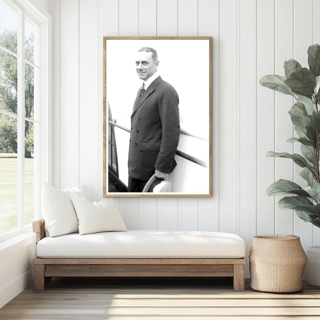 Dynamic Portrayal of Early 20th Century America – KNOWOL