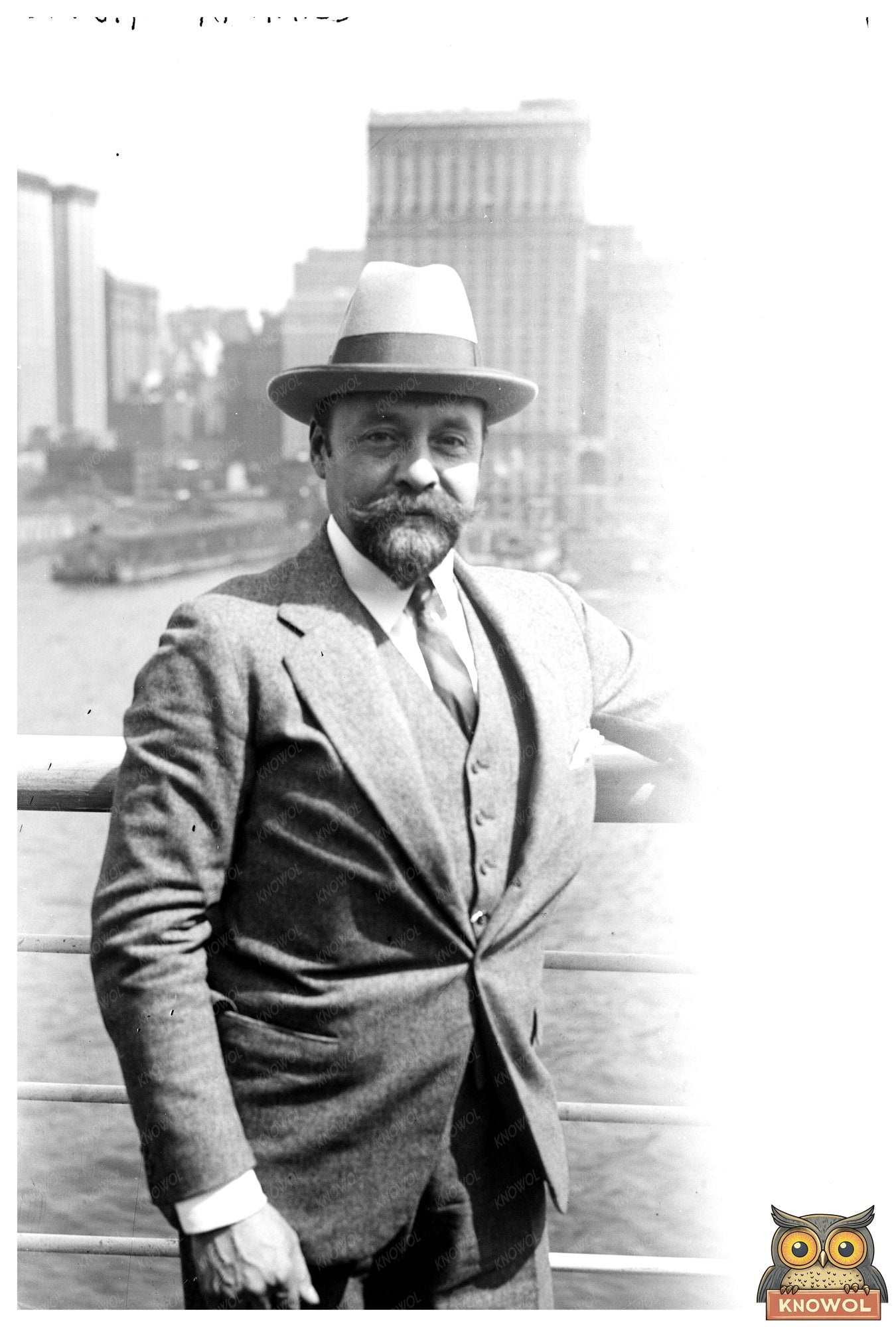 Vintage Portrait of a 1920s Medical Pioneer – KNOWOL