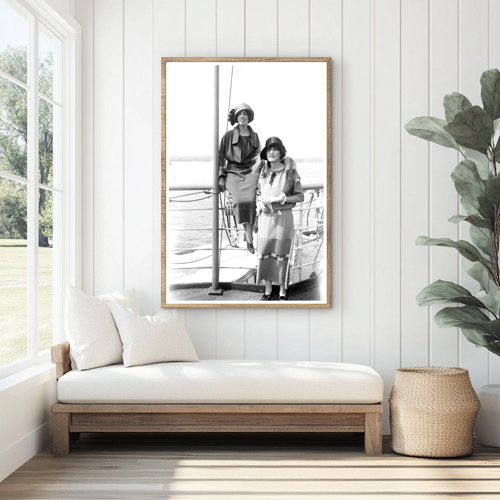 Charming Sisters Dorothy and Helen Roosen, 1920s – KNOWOL