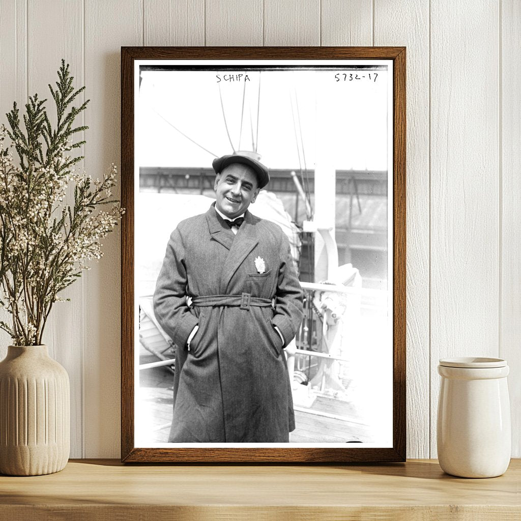 Golden Age Tenor: Captivating Opera Portrait, 1920s – KNOWOL