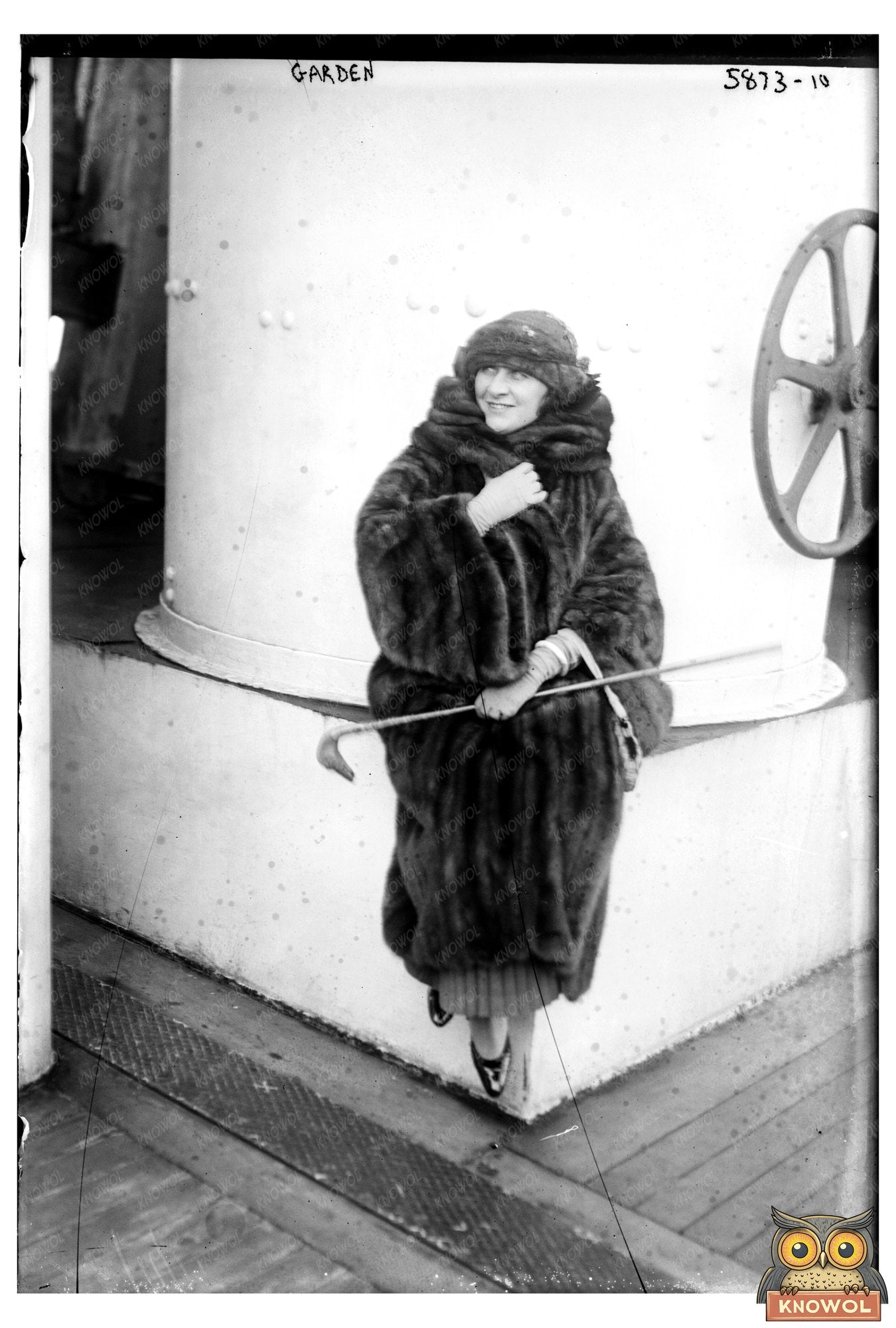 Charming 1920s Garden: A Glimpse of Vintage Horticultur... – KNOWOL