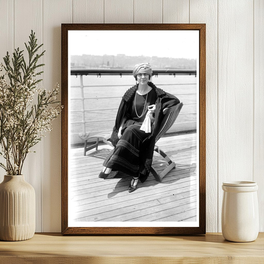 Vintage Portrait of Edna Thomas: 1920s Glamour – KNOWOL