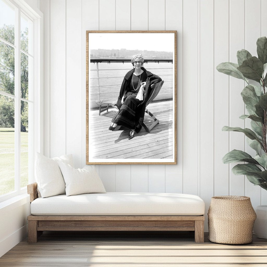 Vintage Portrait of Edna Thomas: 1920s Glamour – KNOWOL