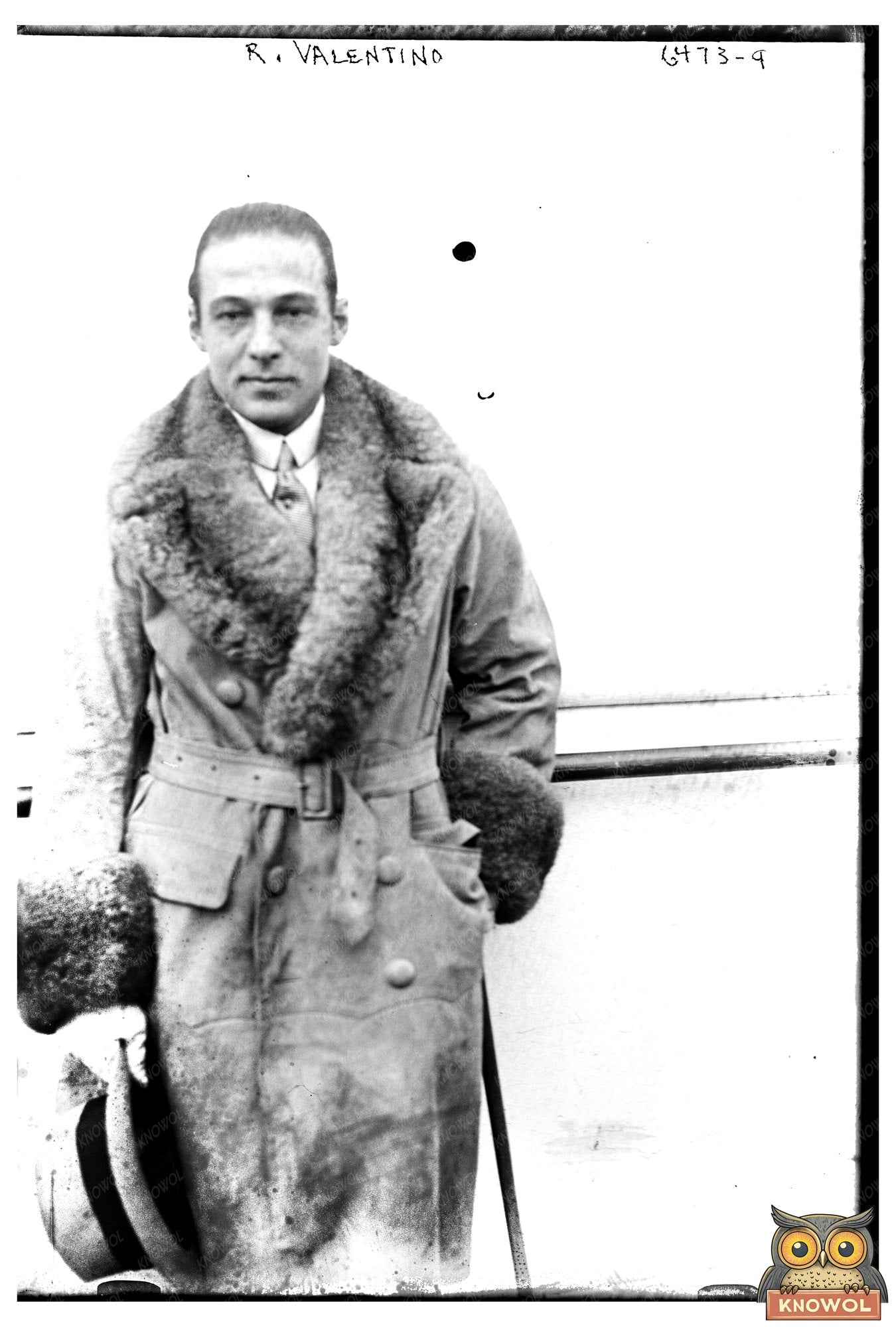 Vintage Portrait of Hollywoods Iconic Leading Man – KNOWOL