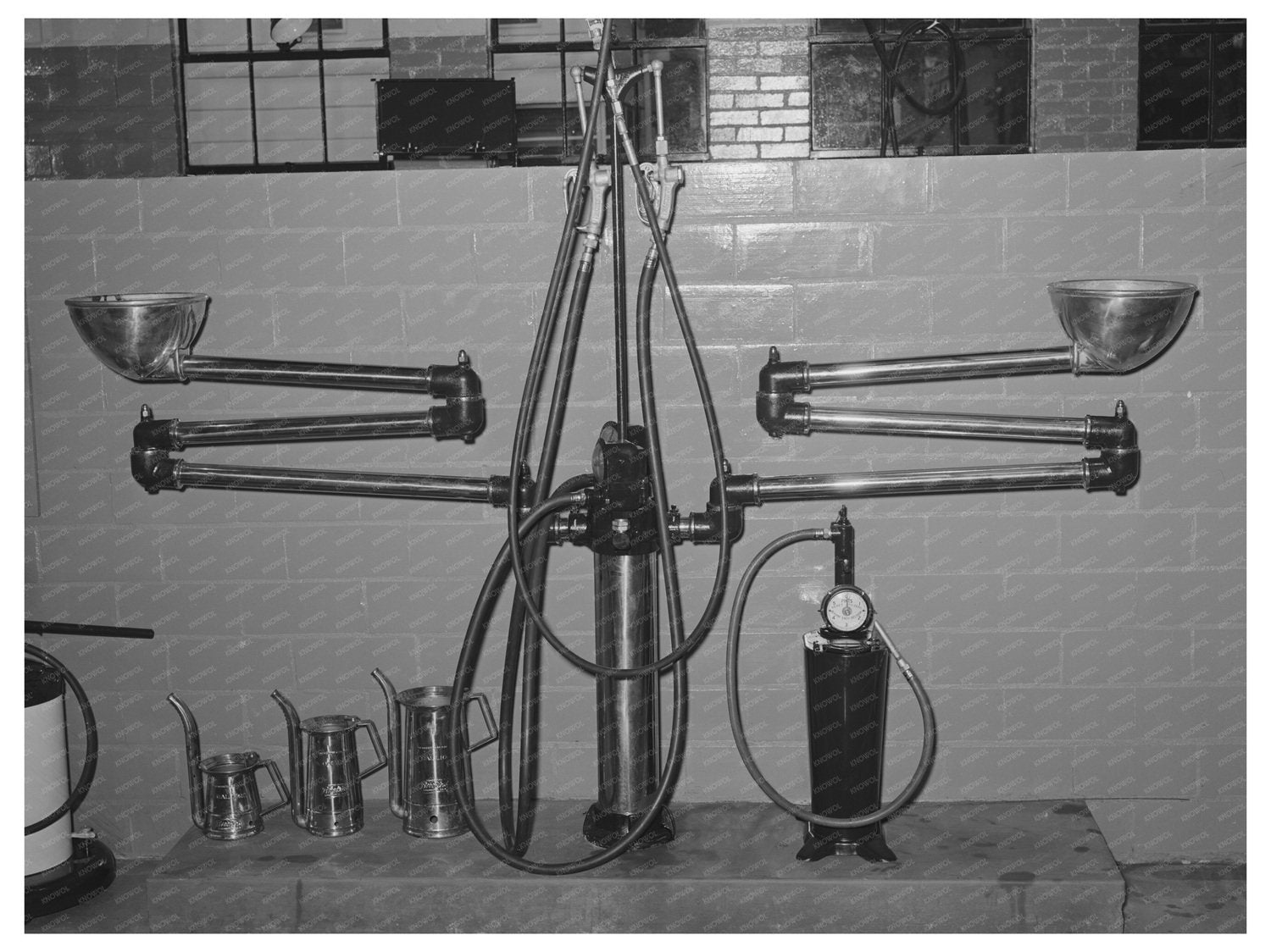 Vintage Gasoline Service Station Lubrication Equipment 1939 – KNOWOL