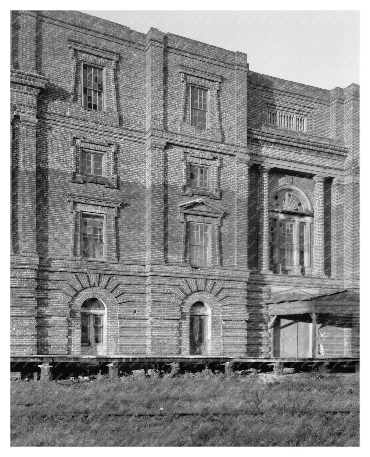 Historic Building in Charleston, SC, 1830-1844 Photo – KNOWOL
