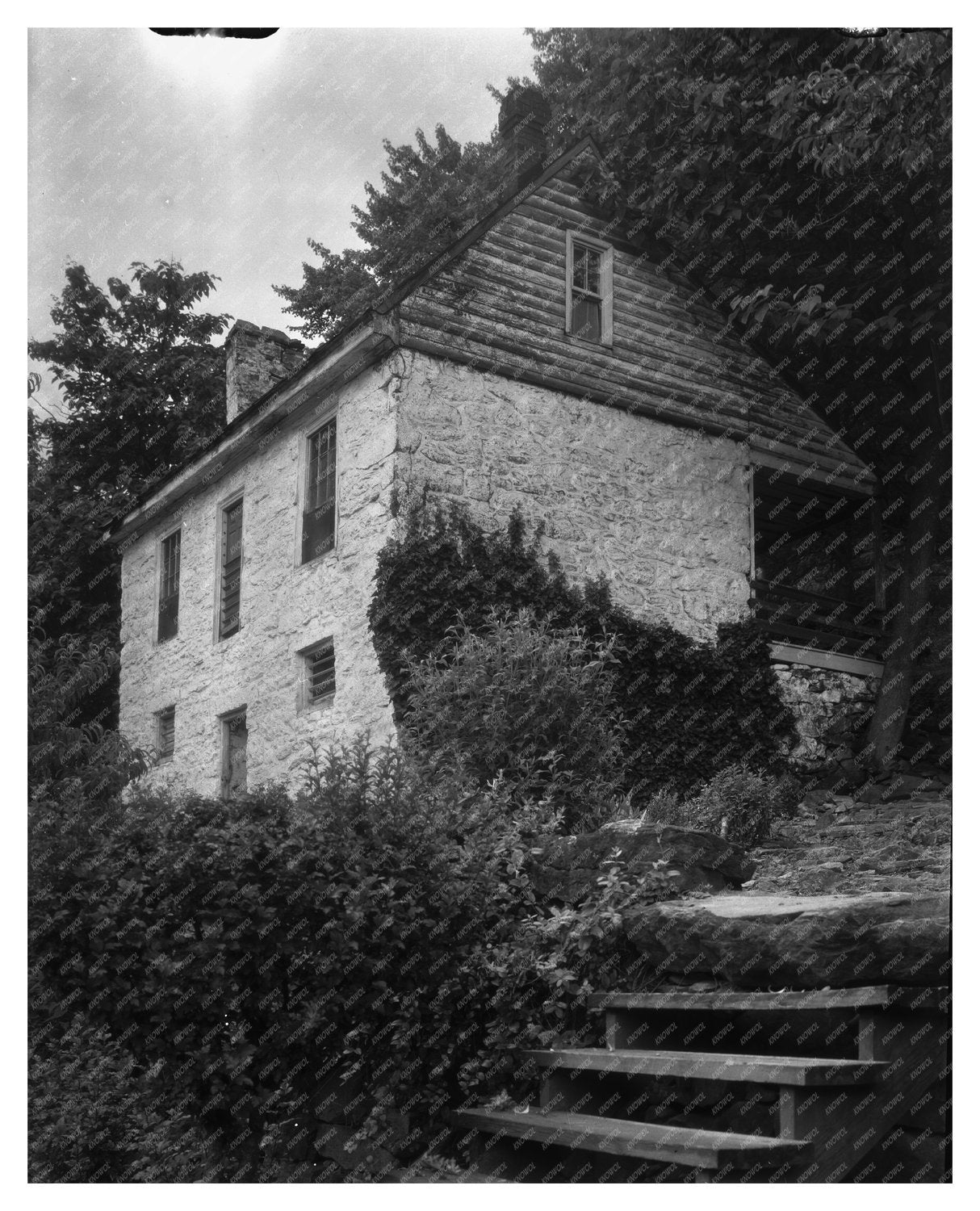 Historic Stone Building in Albemarle County, VA, 1900s – KNOWOL