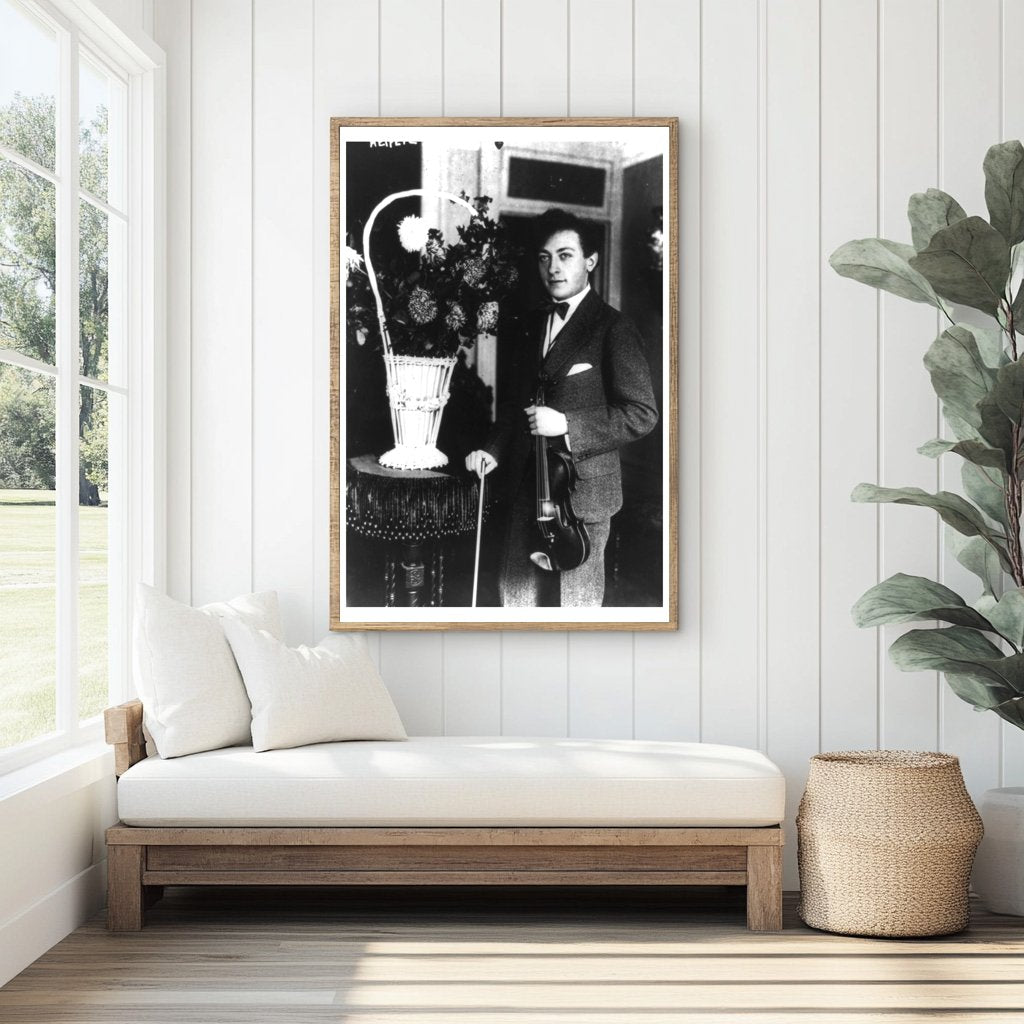 Master Violinist of the 1910s: Iconic Portrait – KNOWOL